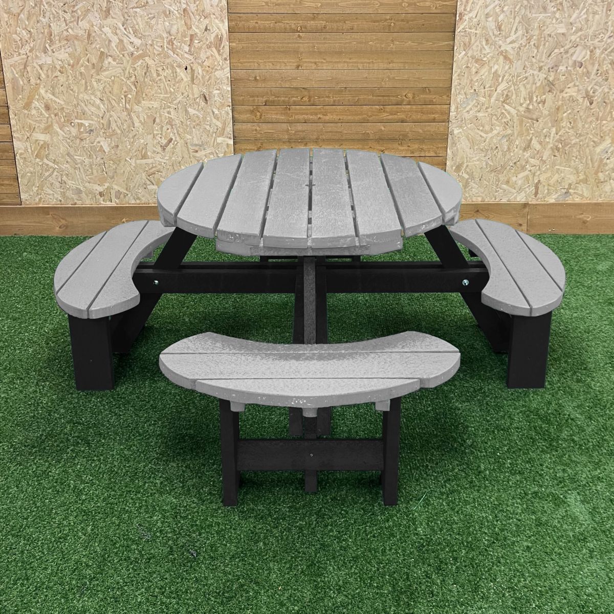 Gates Hut Recycled Duo Colour Plastic Excalibur Picnic Table | Picnic ...